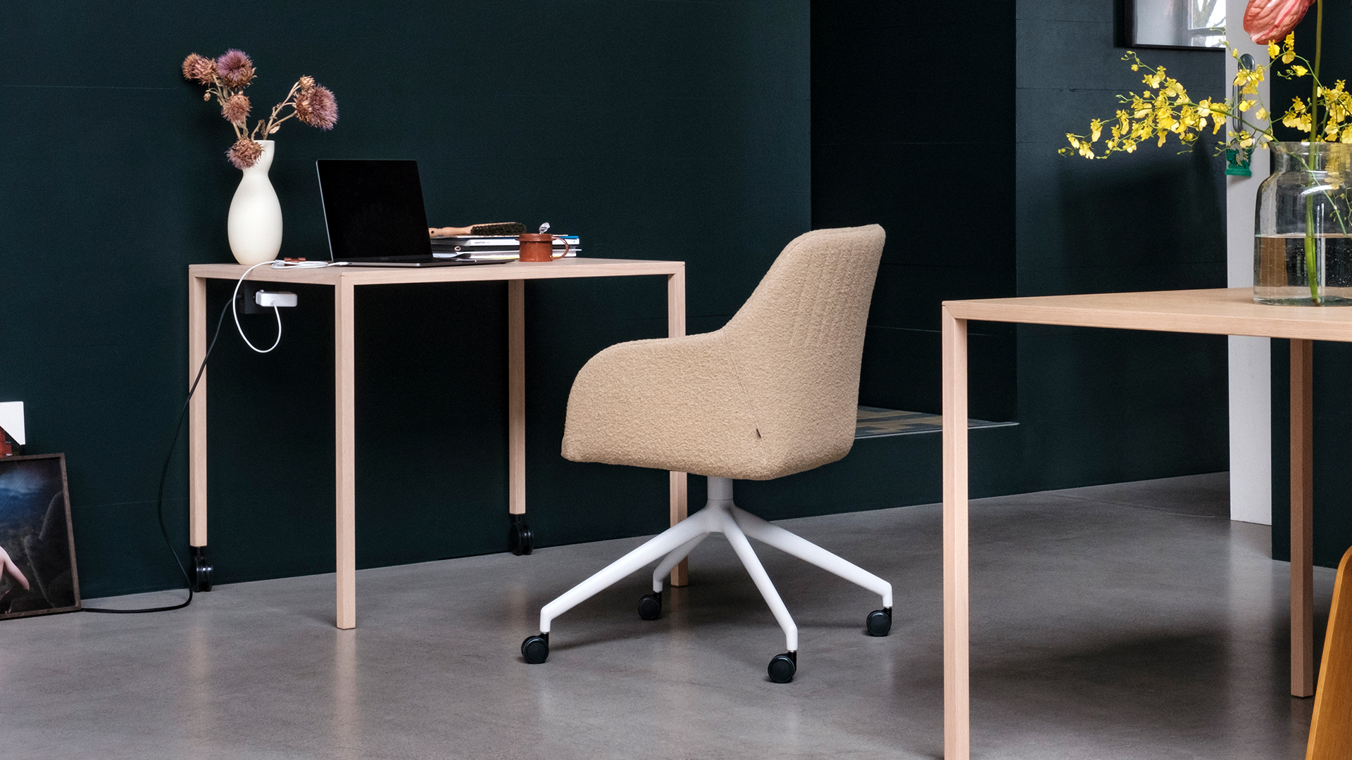 Furniture Seating Task Chairs | arco Ease Task Chair | Hundred Mile ...